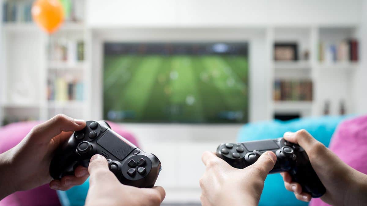 How to Connect an Xbox Controller to a PC (Bluetooth, USB, and Wireless ...