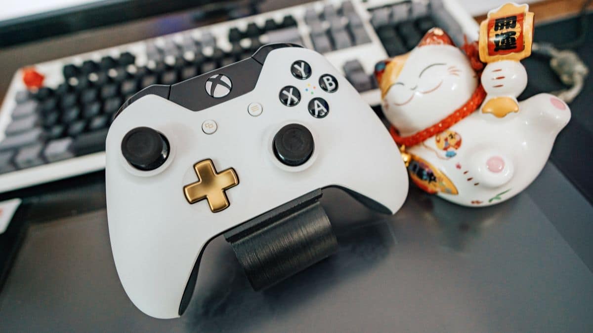 How to Connect an Xbox Controller to a PC (Bluetooth, USB, and Wireless ...
